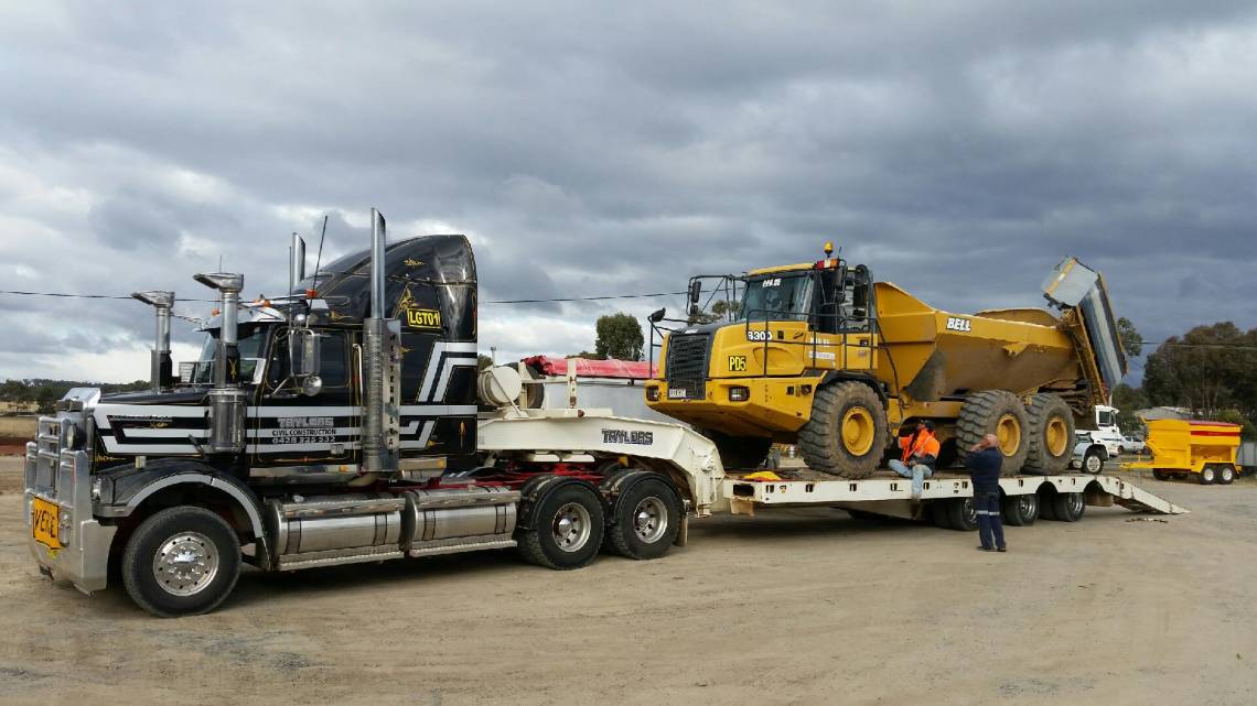 Plant Hire from Taylors Civil Construction Pty Ltd in Glen Innes, NSW ...